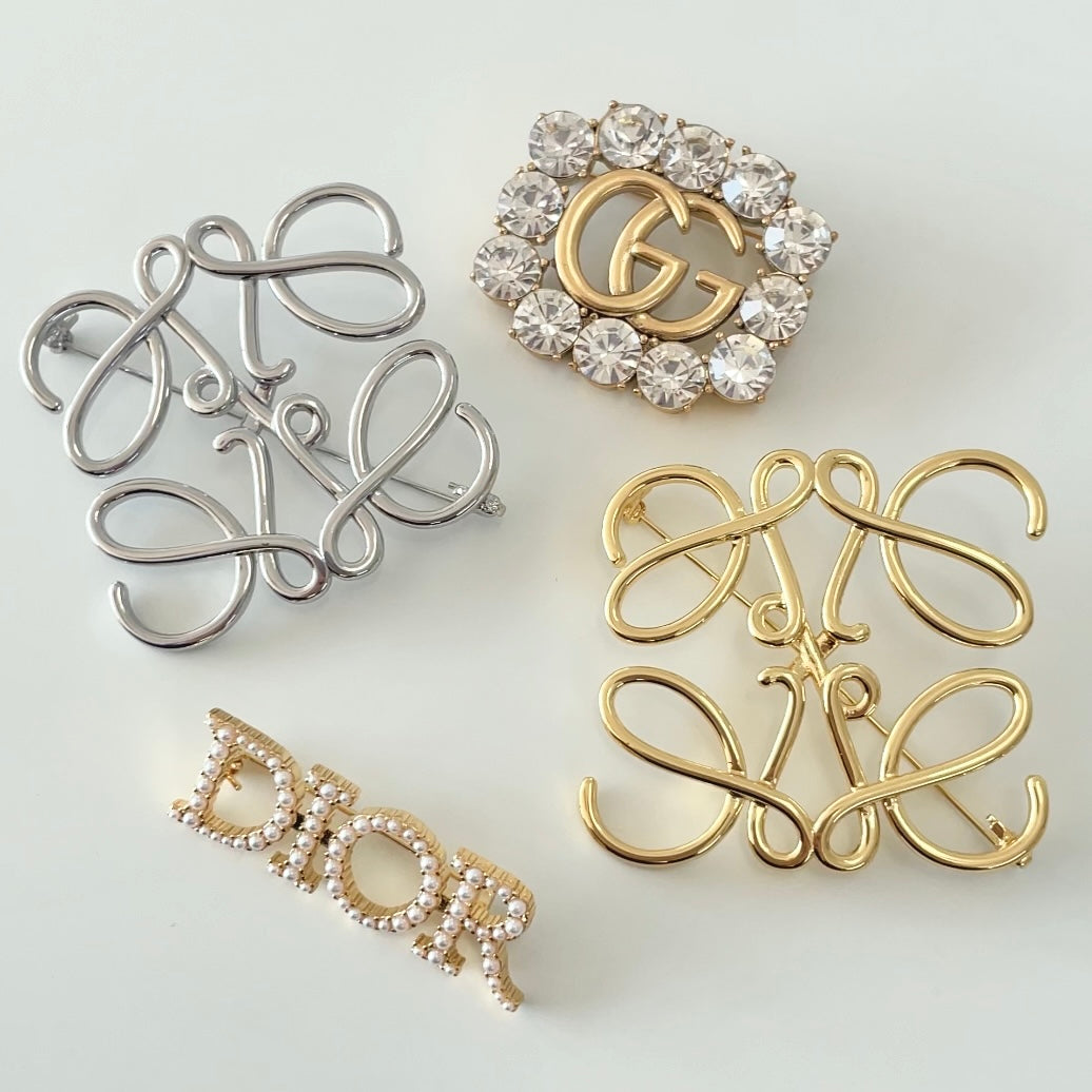 بروش و ميداليات – July.jewellery.kw